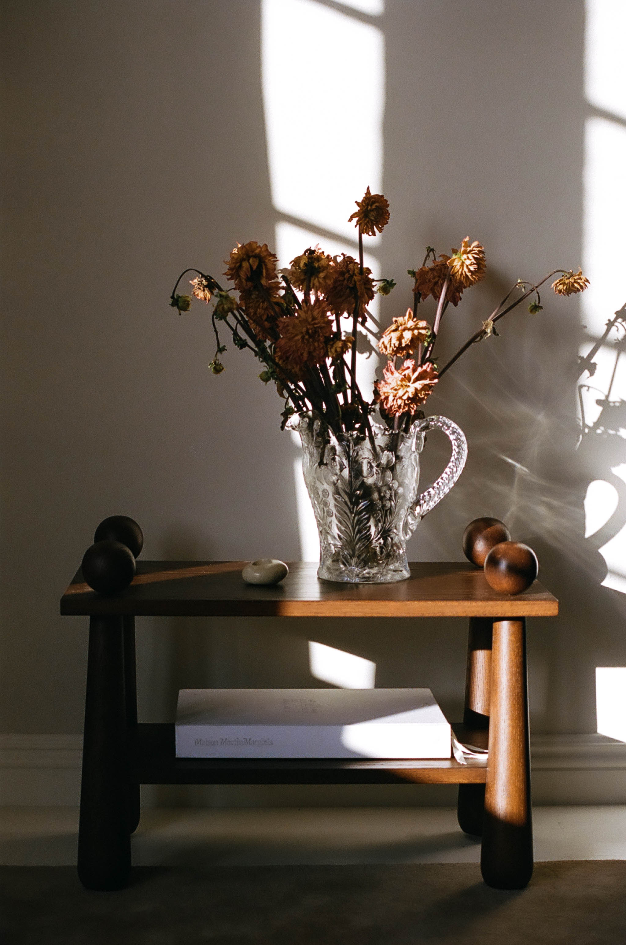 TABLES – TASE GALLERY